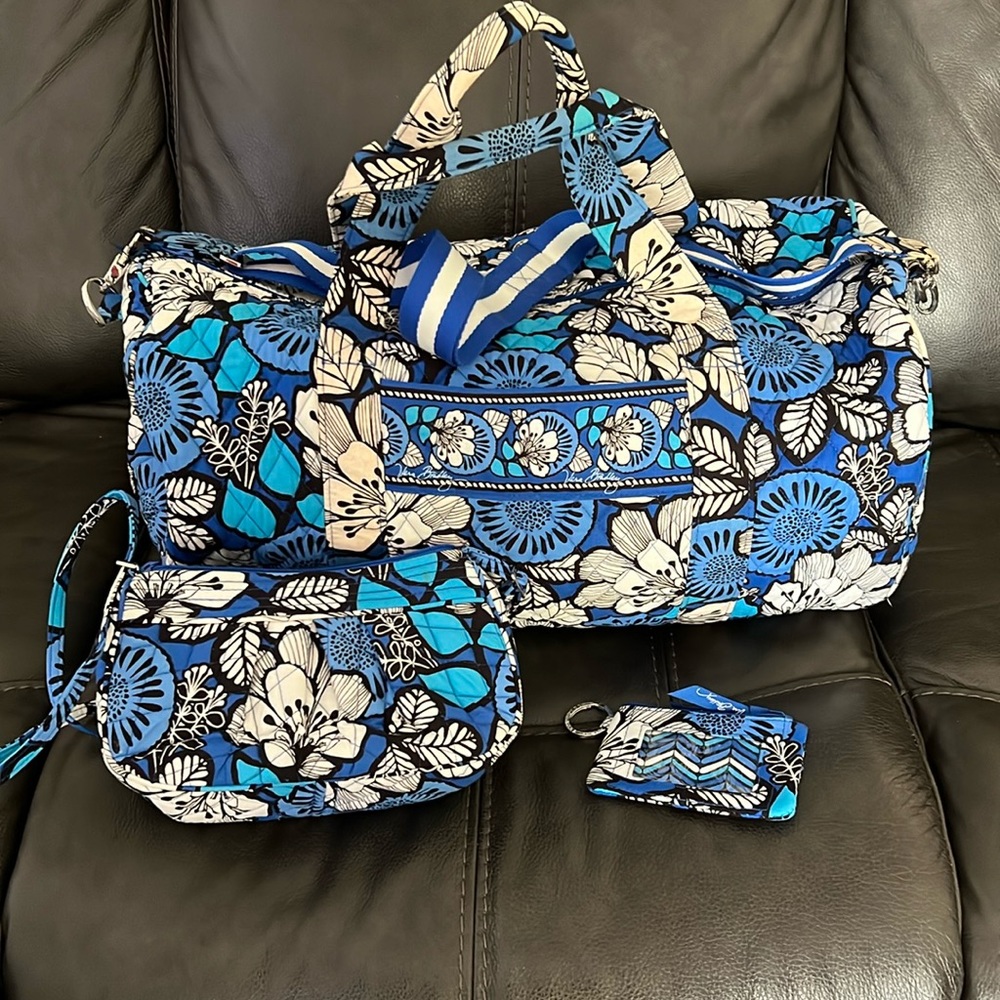 Vb Blue Bayou Tote With Purse And Id - Gem